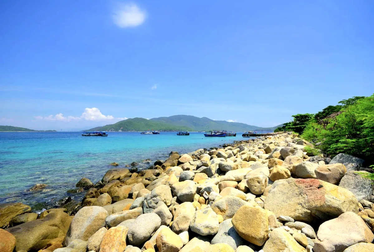 Hon Mun Island: A Tropical Paradise for the Avid Explorer