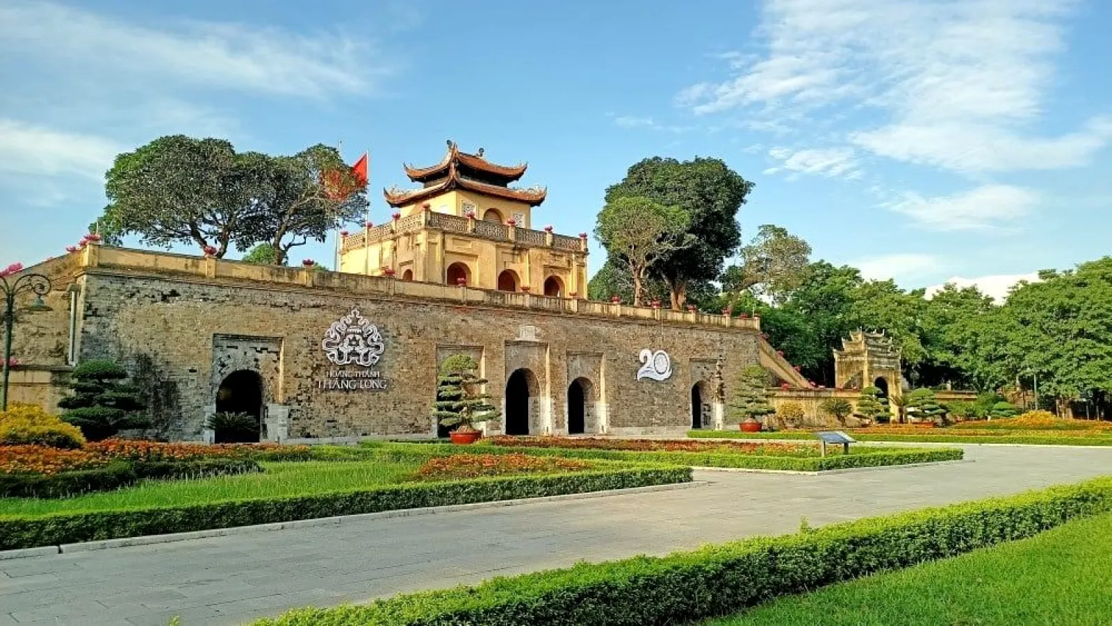 Discovering Imperial Citadel of Thang Long in Hanoi